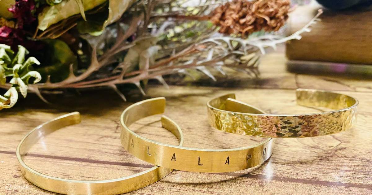 Osaka Brass Bangle Making DIY Workshop by LALALAPO - Klook Stati Uniti