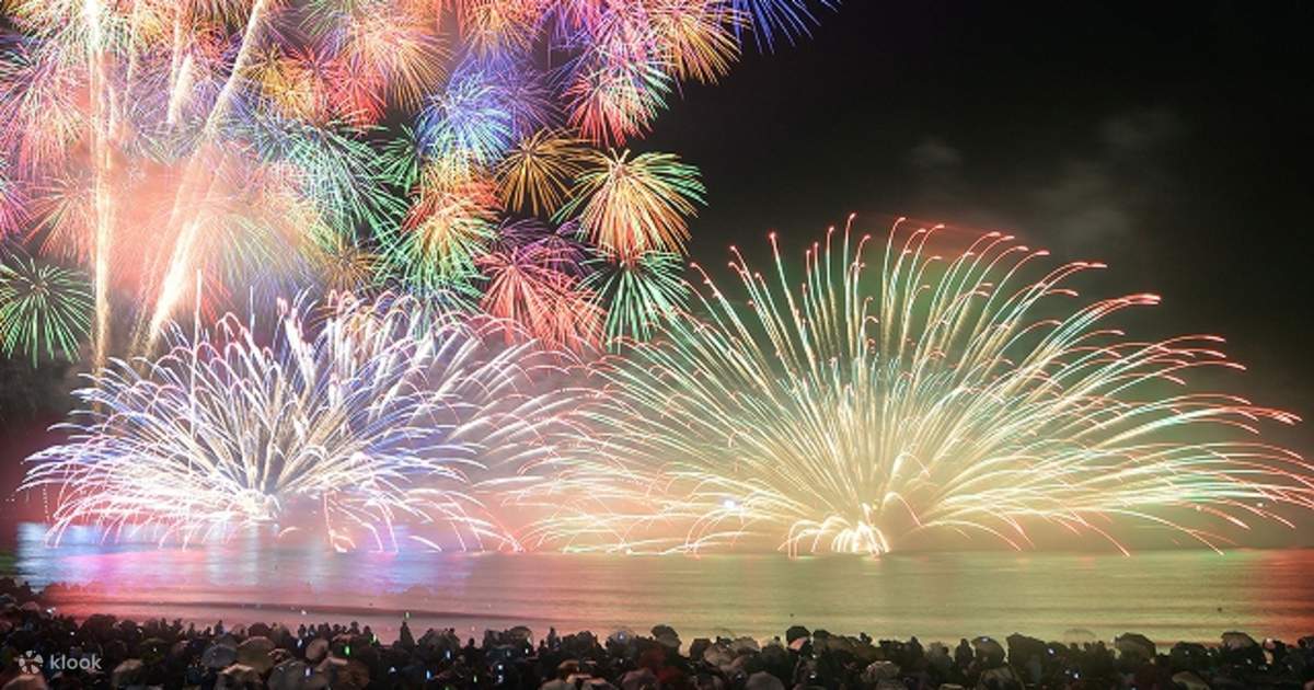 Mikuni Fireworks Festival, Shirakawa-go, Takayama 2 Days Bus Tour - Klook