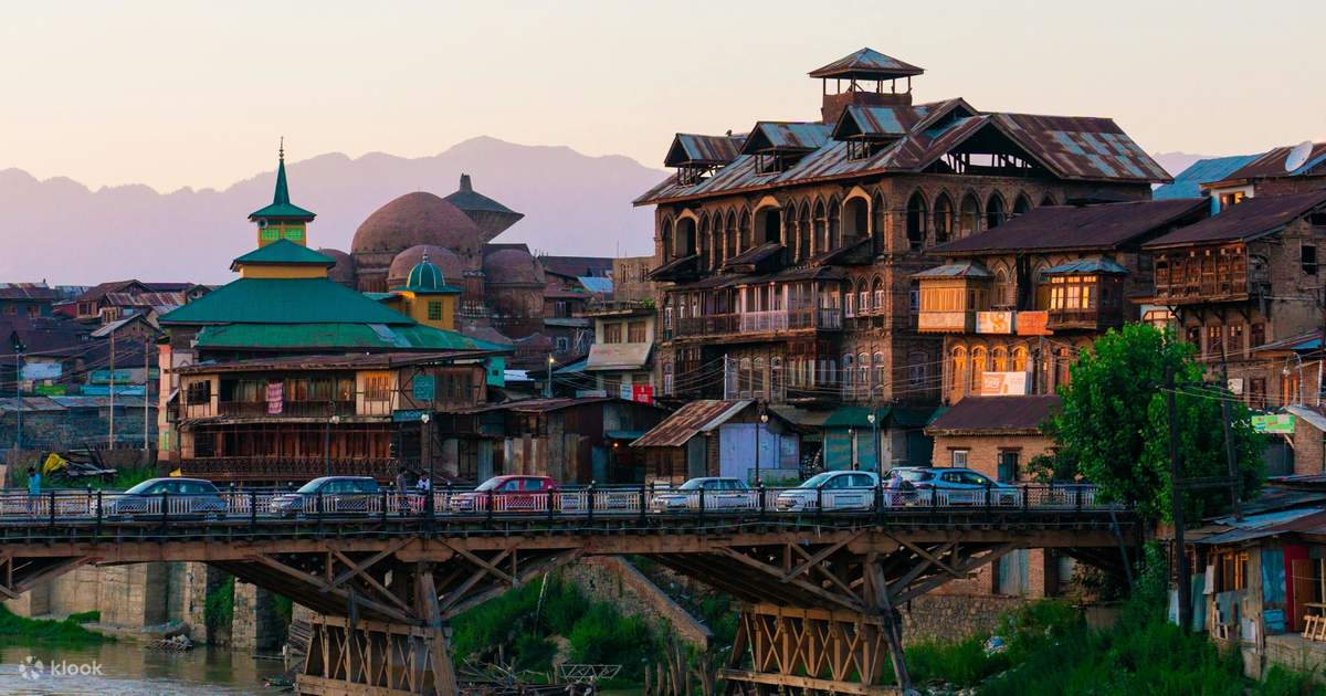 Srinagar Heritage Walk: Old City Guided Tour with Kashmiri Kehwa Tea ...