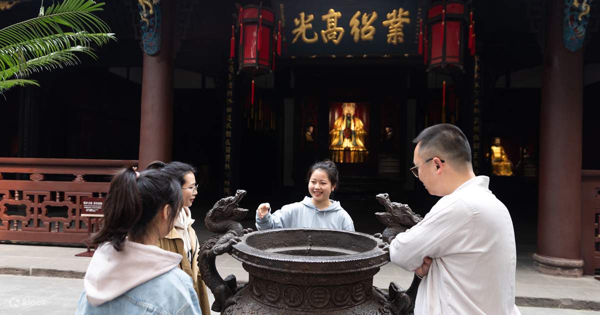 Chengdu Giant Panda Base + Wuhou Temple Private Immersive Tour with ...