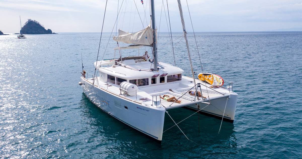 Flamingo Catamaran Cruise with Snorkeling, Open Bar & Sunset Option ...