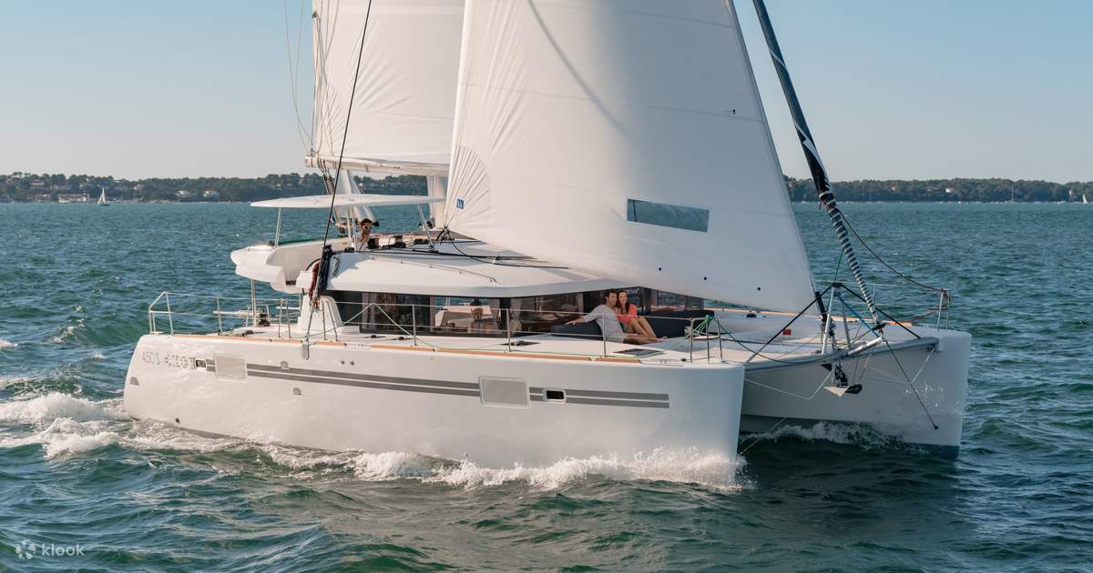 ZenithyachtchartersのZen Sea 2で行くプライベートヨットチャーター | Klook