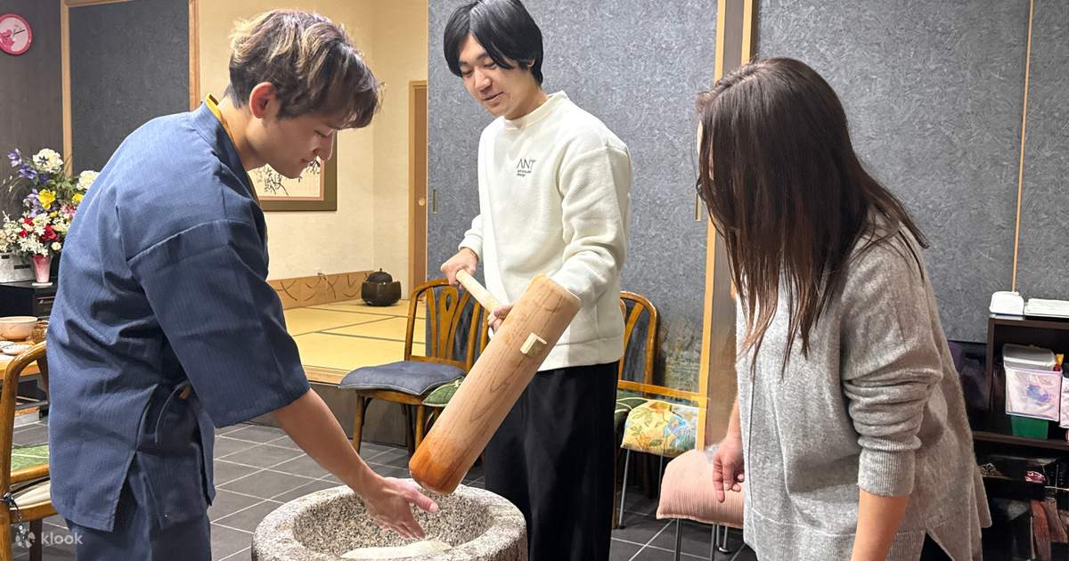 Night-only mochi pounding experience and tea ceremony experience ...