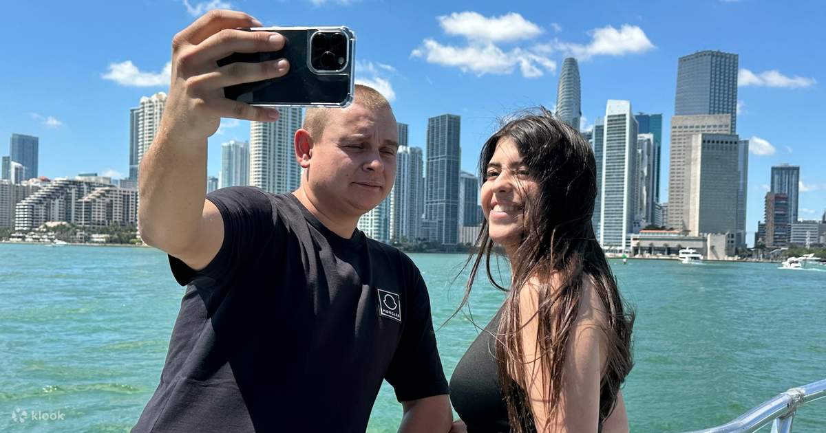 Miami Skyline, South Beach Millionaire Homes, & Venetian Islands Cruise ...