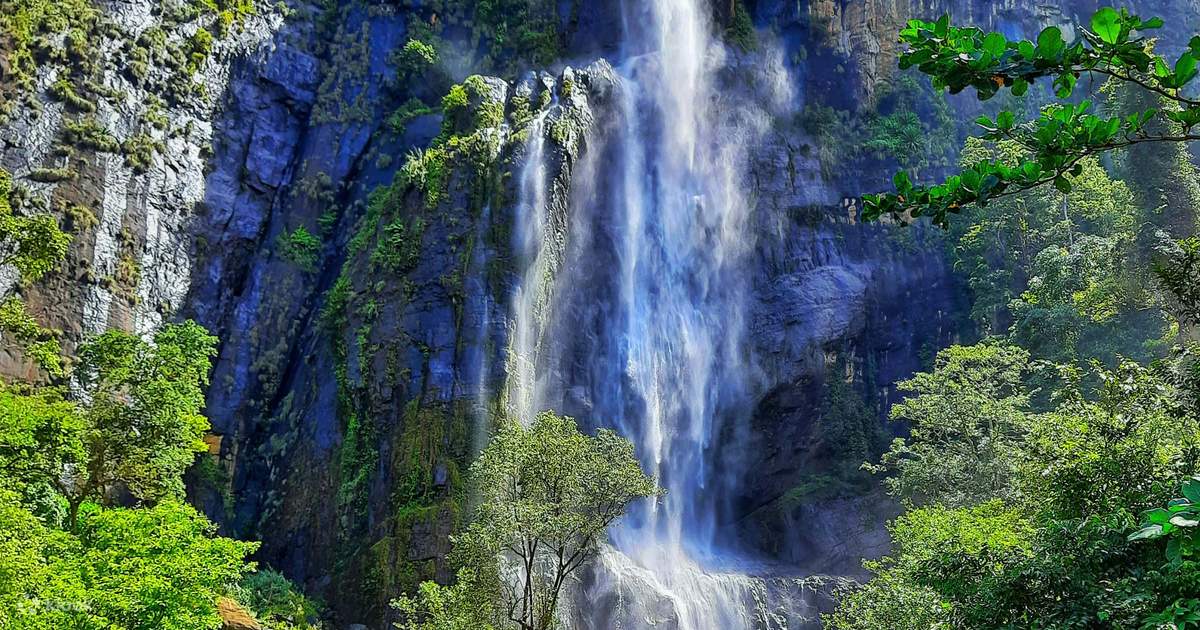 Diyaluma Waterfall and Natural Pool Bath With Lunch - Klook Australia