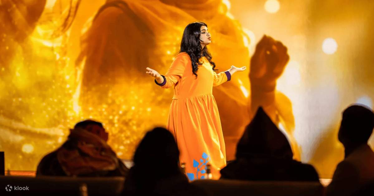 Espectáculo nocturno en el casco antiguo y experiencia gastronómica en ...