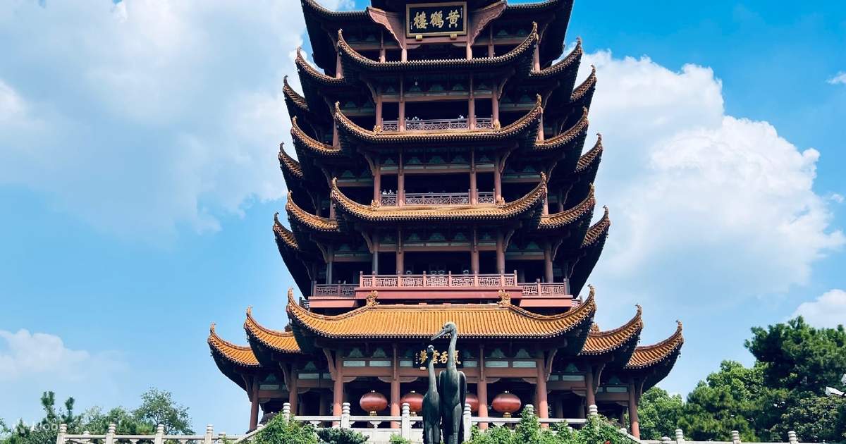 Wuhan Yellow Crane Tower & East Lake Private Day Tour - Klook United ...