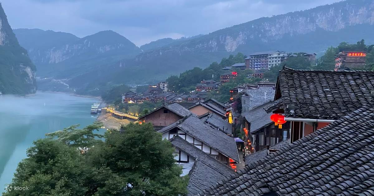 Chongqing Chiyou Jiulicheng & Wujiang Gallery Day Tour - Klook