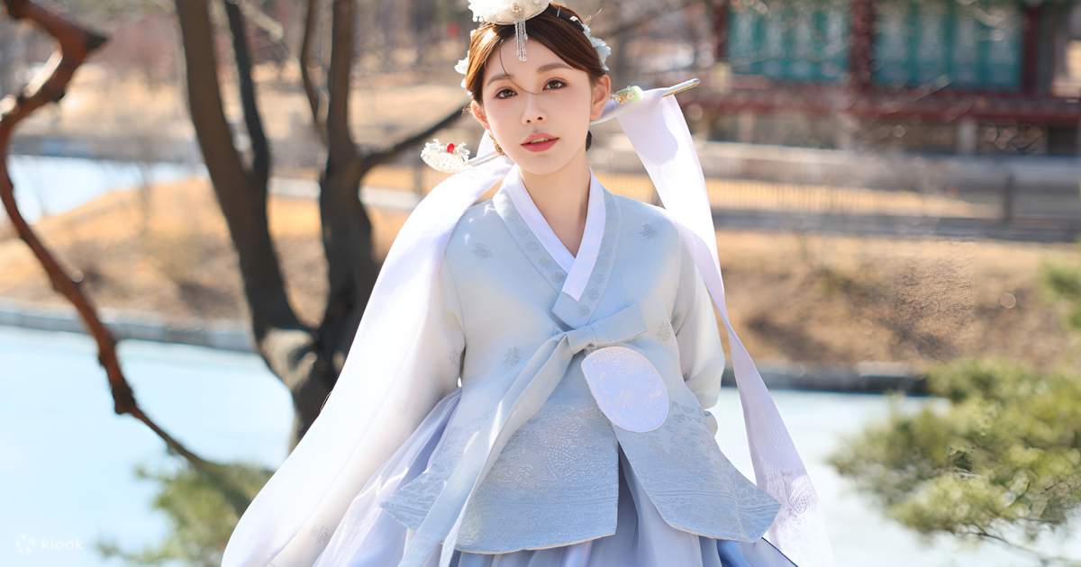 Seoul Gyeongbokgung Hanbok Rental Experience 'Palace Fox Hanbok ...
