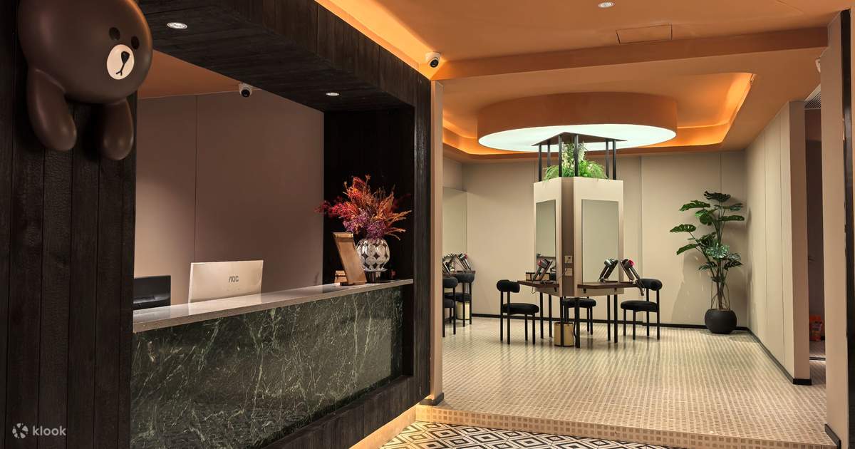Yītóu xióng. Xǐ tóu tóu liáo. Ànmó SPA guǎn (Guómào hǎiyàn diàn ...