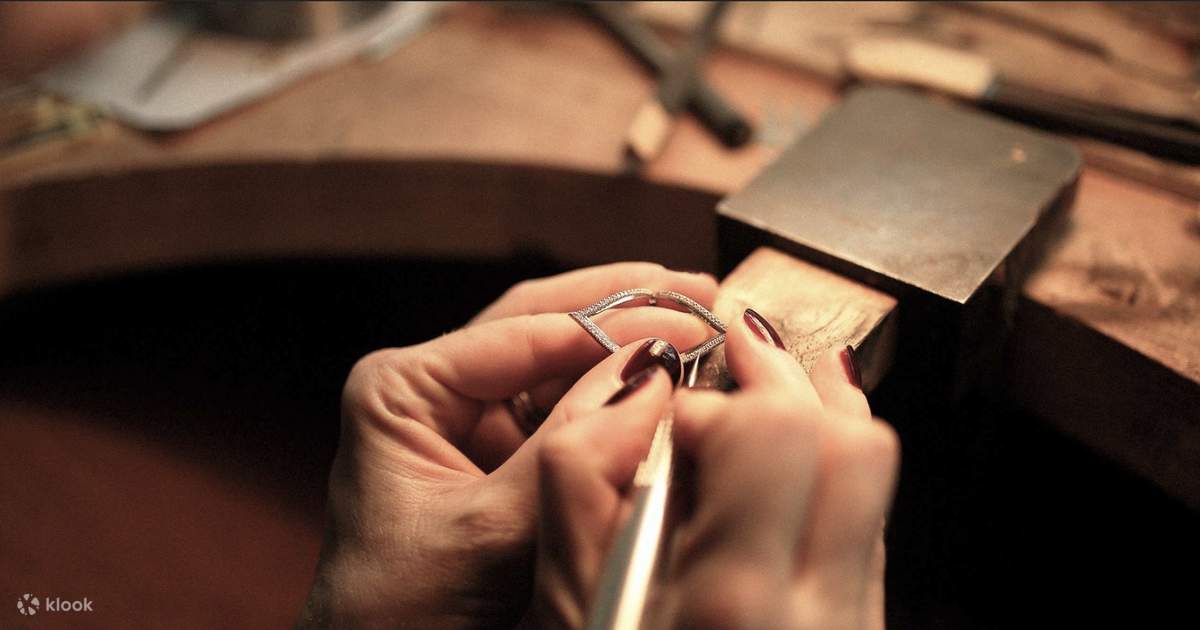 Hatton Jewellery Institute - Traditional Jewellery Making Classes ...