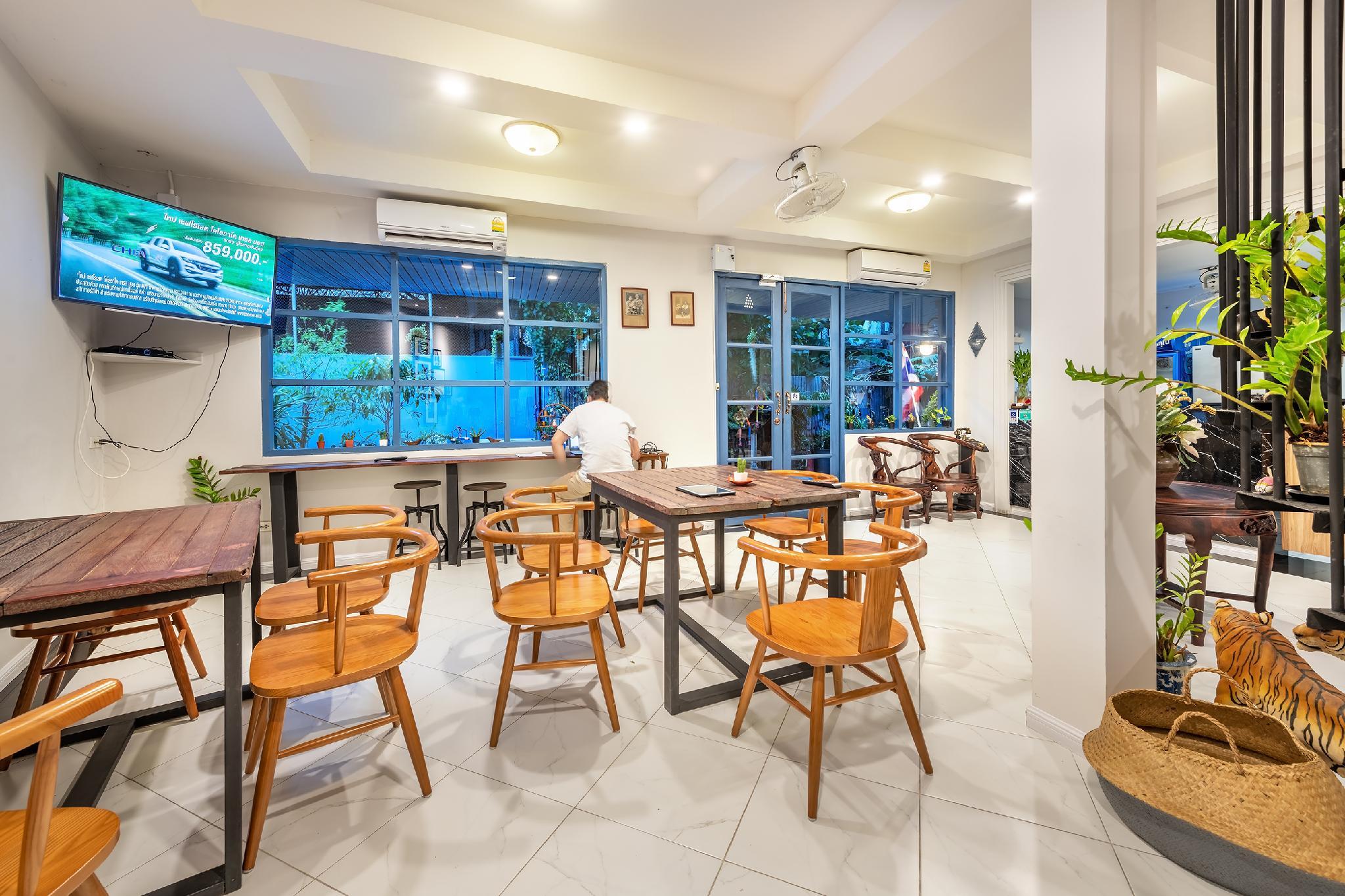 Visut House Hostel in Bangkok | 2024 Updated prices, deals - Klook ...