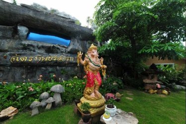 Chart Thip Resort in Sung Noen | 2025 Updated prices, deals - Klook ...