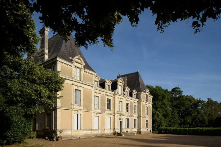 chateau le rossay in Angers | 2023 Updated prices, deals - Klook United ...