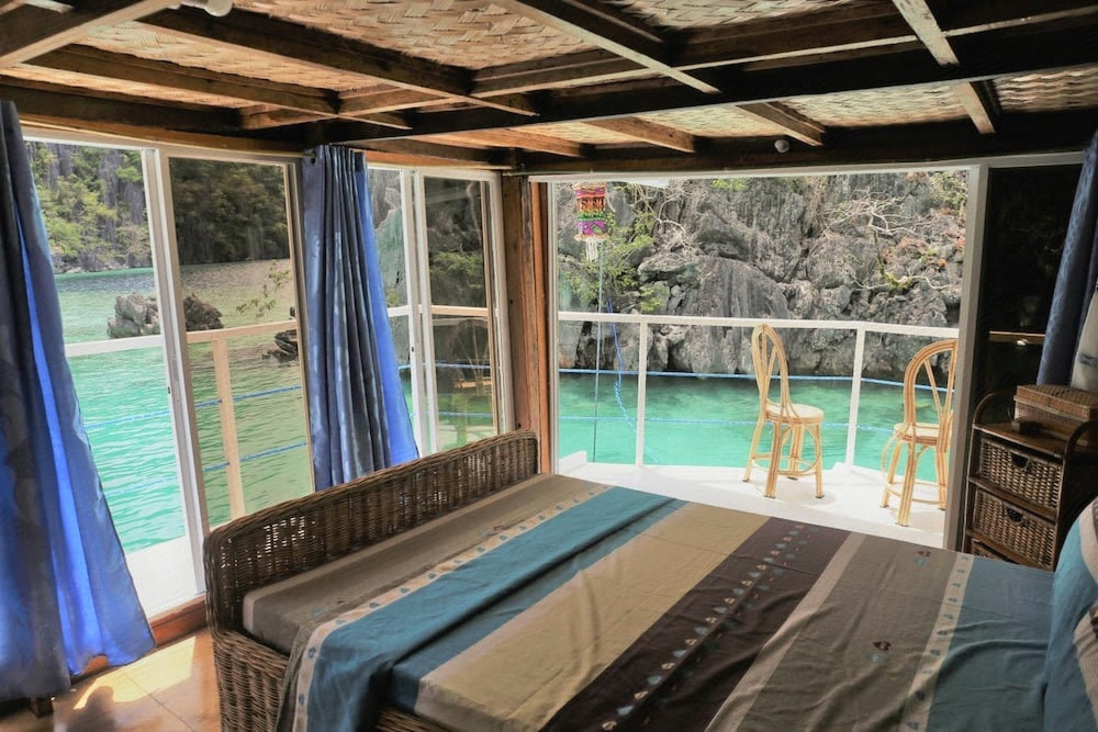 Paolyn Floating House Restaurant Coron - 2022 hotel deals - Klook ...