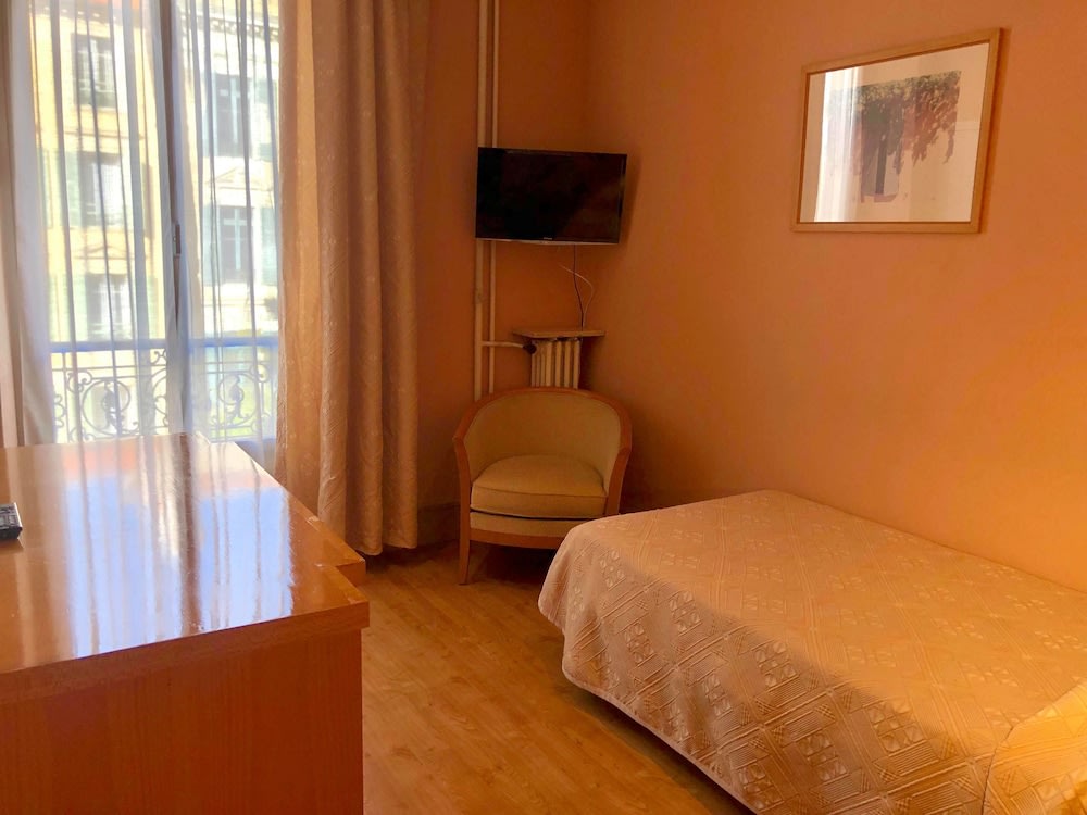 Hotel Busby Nice - 2022 hotel deals - Klook Canada