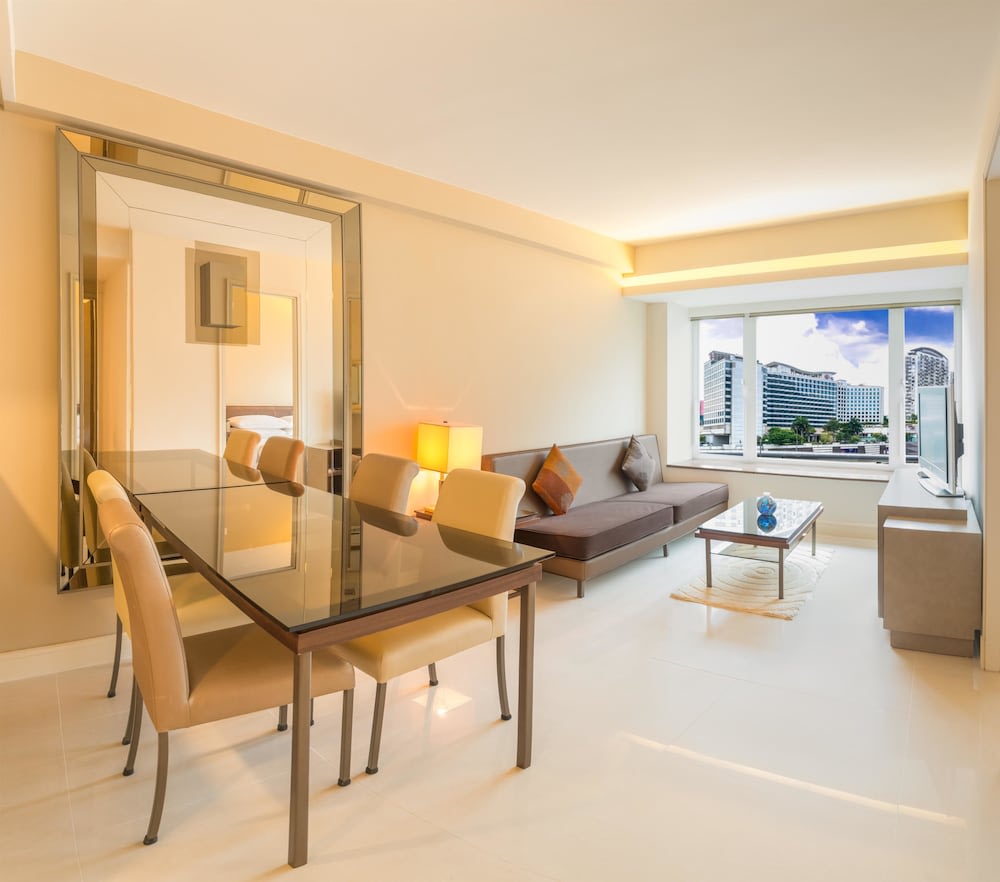 Kowloon Harbourfront Hotel Hong Kong - 2022 hotel deals - Klook ...