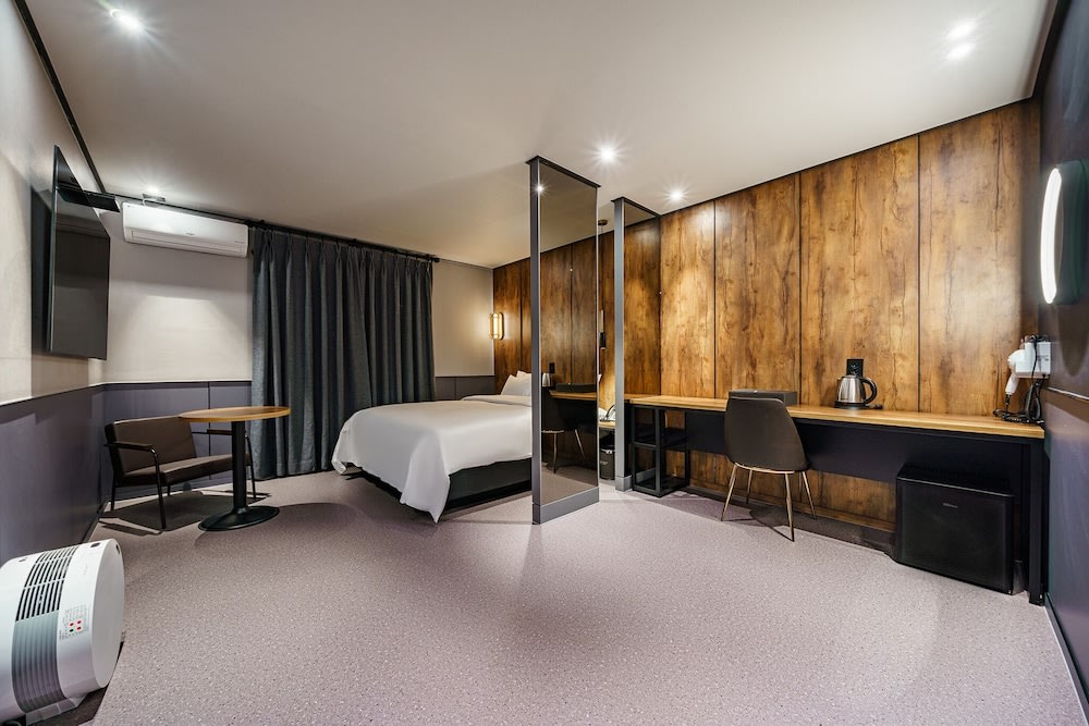 Brown-Dot Hotel Geomdan Incheon - 2022 hotel deals - Klook United States