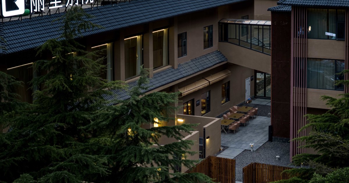 Rezen Retreat·Four Seasons Manju Hotel (Jiuzhaigou Scenic Area) in ...