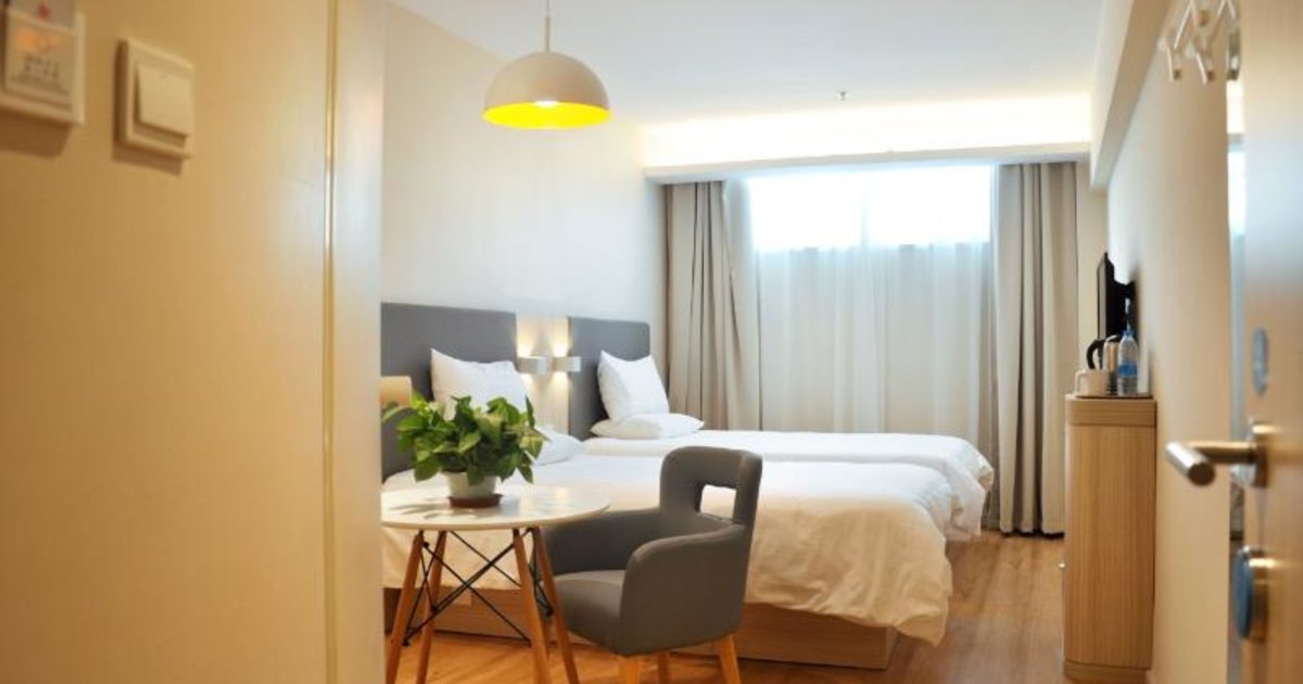 HanTing Hotel (Beijing Guomao Sihui Subway Station) in Beijing | 2026 ...