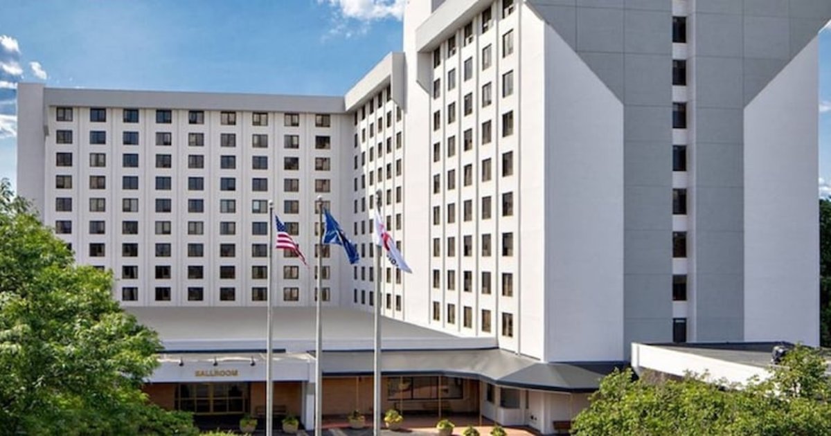 New York LaGuardia Airport Marriott in New York | 2026 Updated prices ...