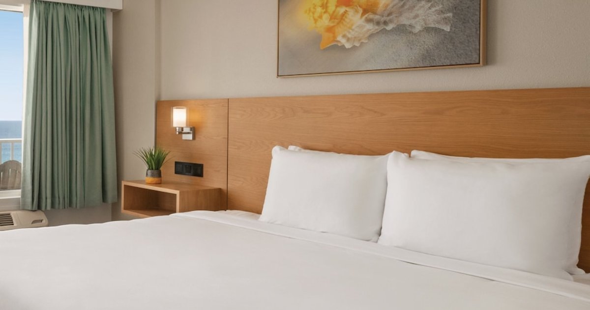 Radisson Beachfront Hotel - Panama City Beach in Panama City Beach ...