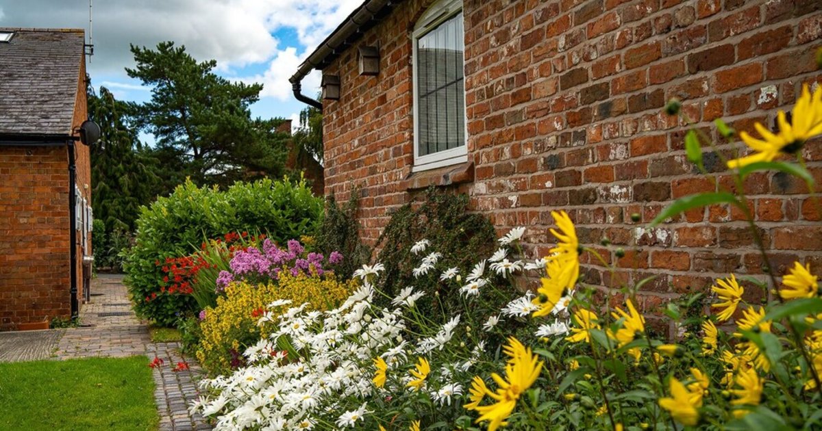 Higher Farm in Cheshire West and Chester | 2025 Updated prices, deals ...