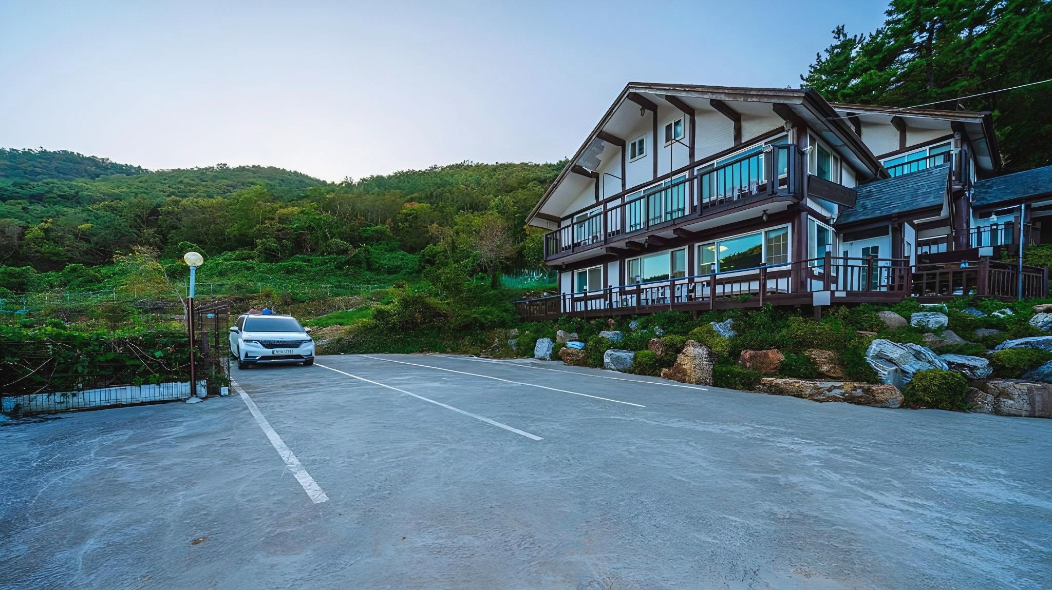 Tongyeong Yehyang Pension in Gyeongsangnam-do | 2025 Updated prices ...