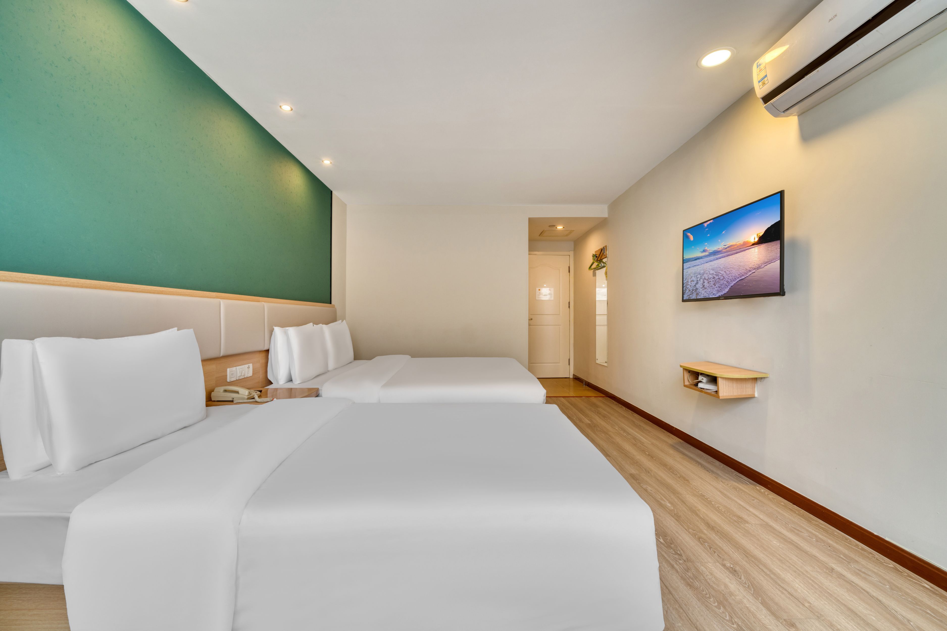 Home Inn Shanghai Qingpu Caoying Road Metro Station Chengzhong North ...