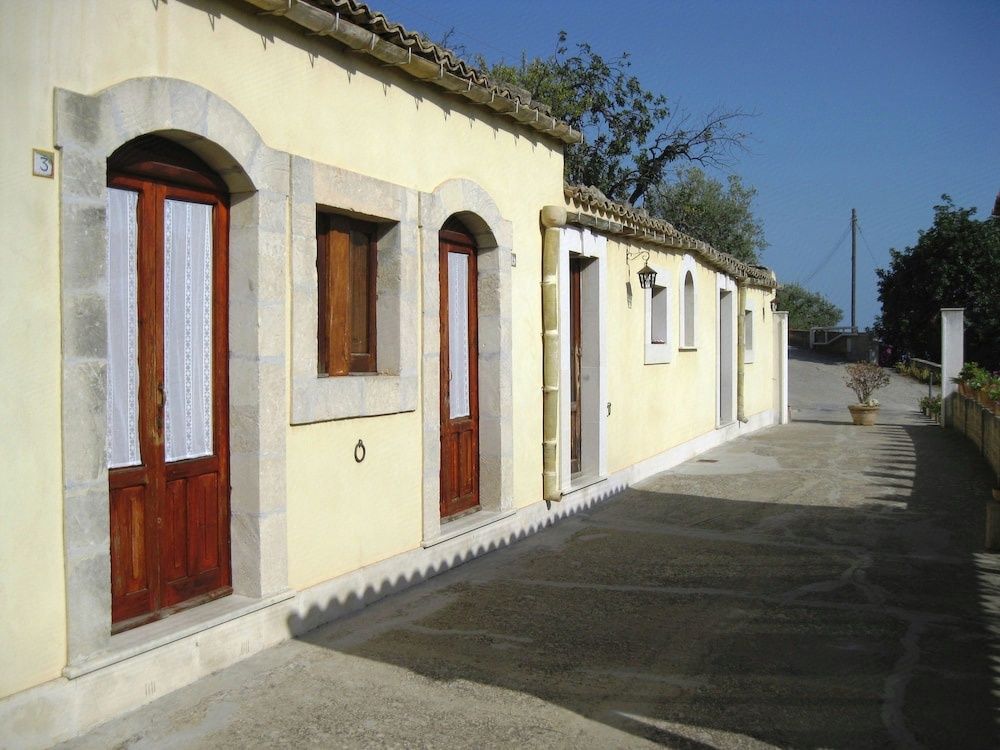 La Suma Sumalia in Noto | 2025 Updated prices, deals - Klook United States
