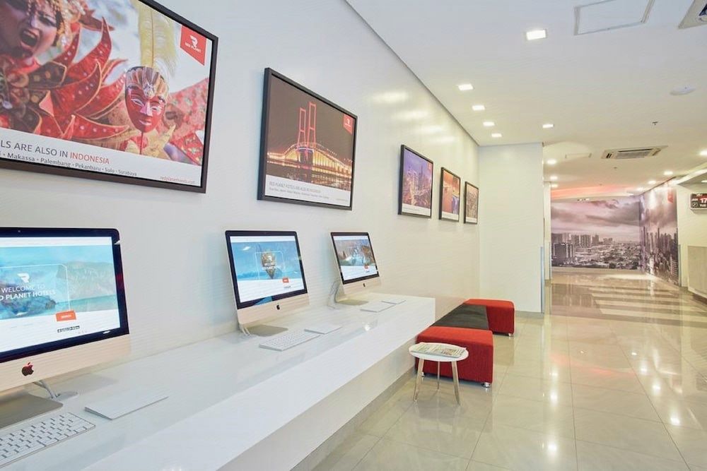 Red Planet BGC The Fort in Taguig | 2024 Updated prices, deals - Klook ...