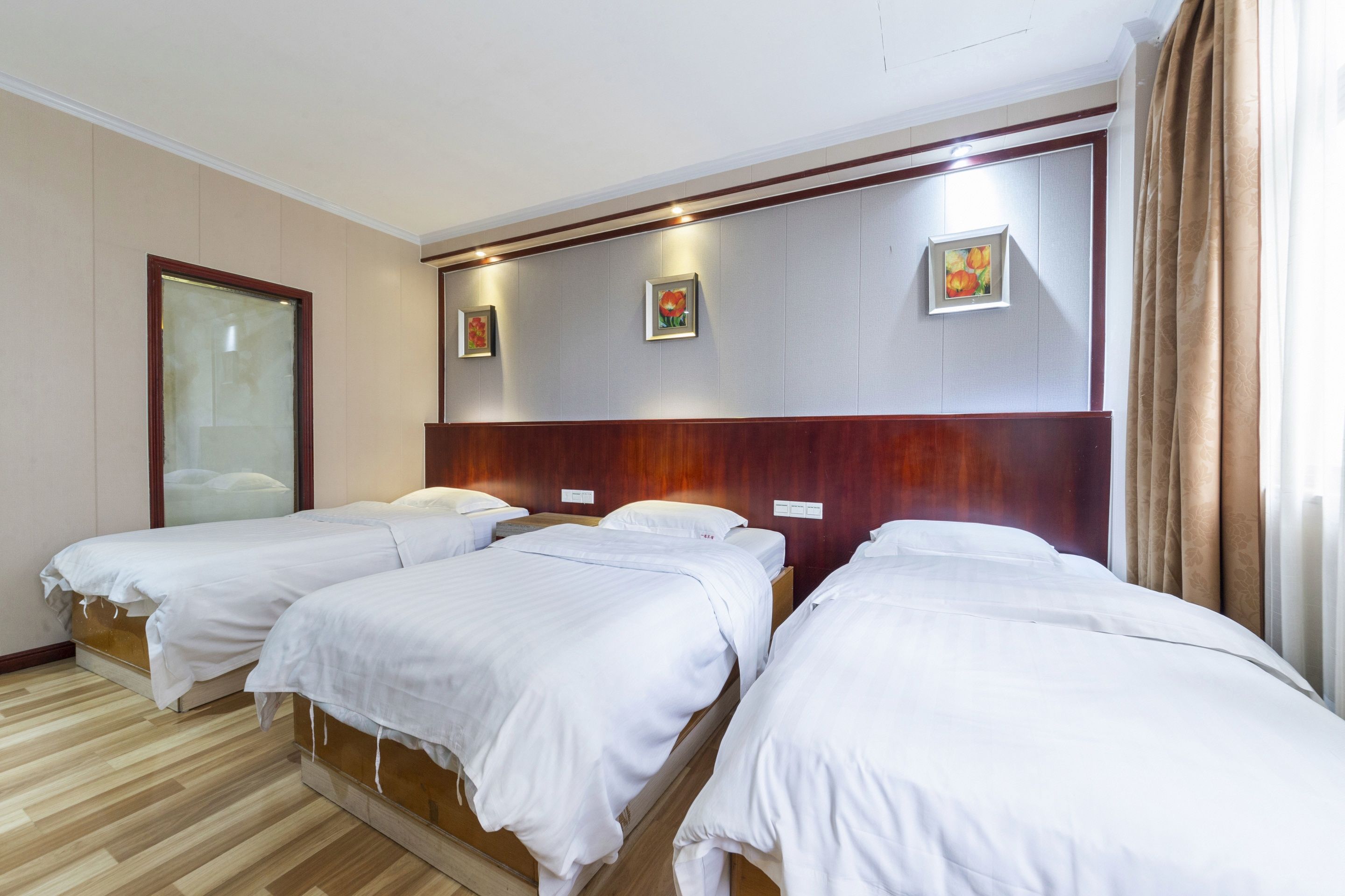GUANGZHOU YIDE HOTEL(ZHUHAI PLAZA SUBWAY STATION) 广州一德酒店 ...