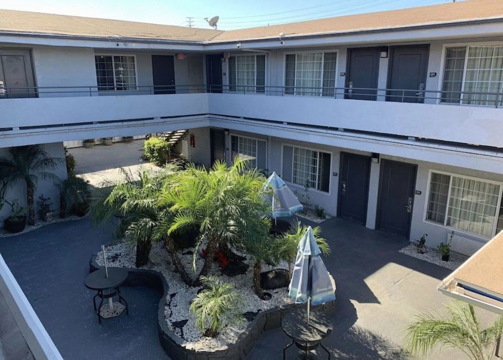 Skyways Hotel in Los Angeles | 2024 Updated prices, deals - Klook ...