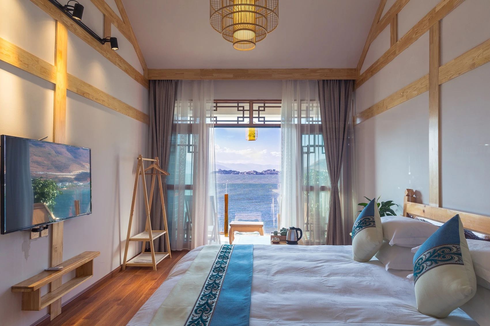 Dali double corridor sea listening to the wind inn in Dali | 2025 ...