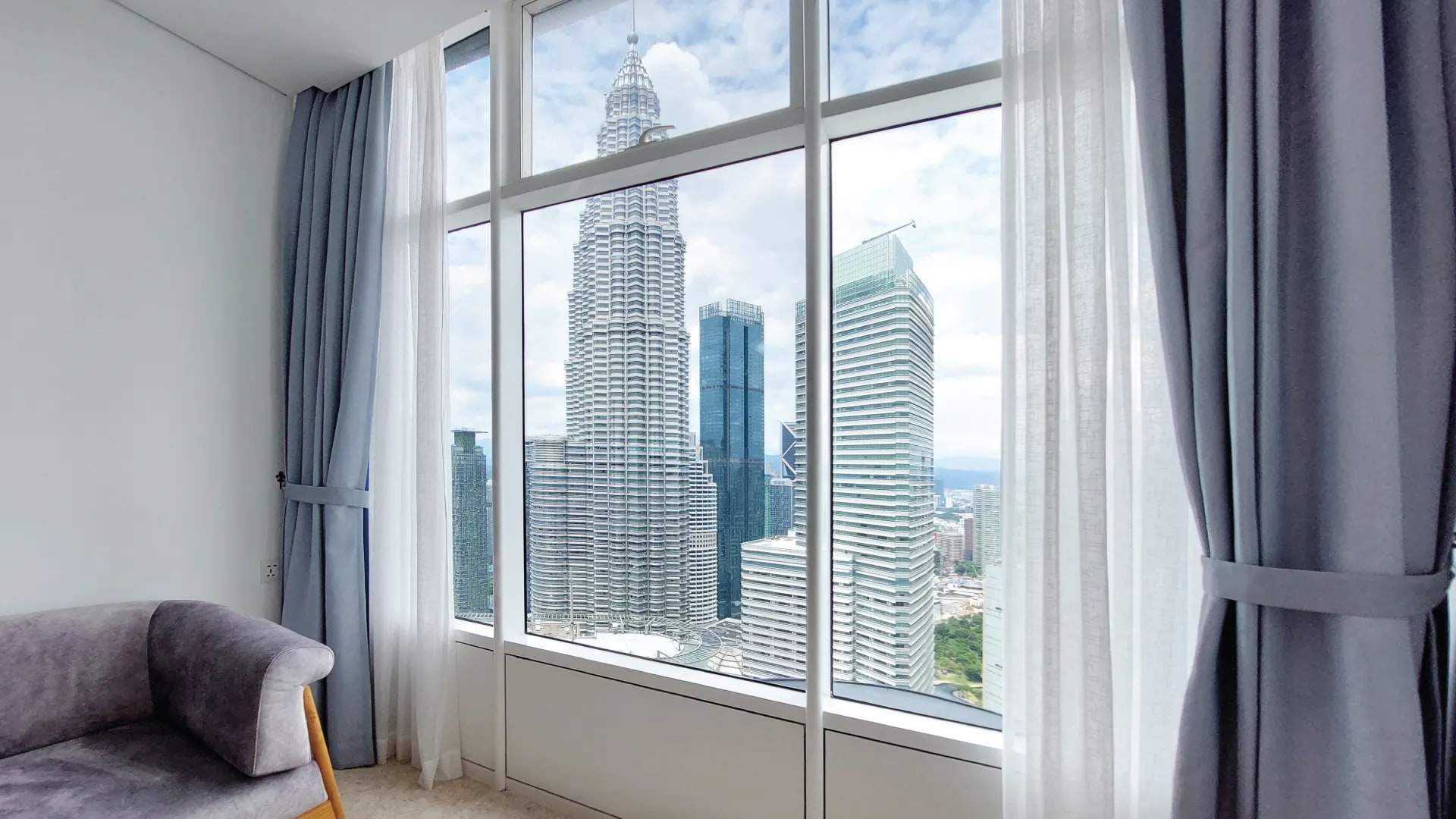 Sky Suites with KLCC Twin Tower View by iRent365 in Kuala Lumpur | 2025 ...