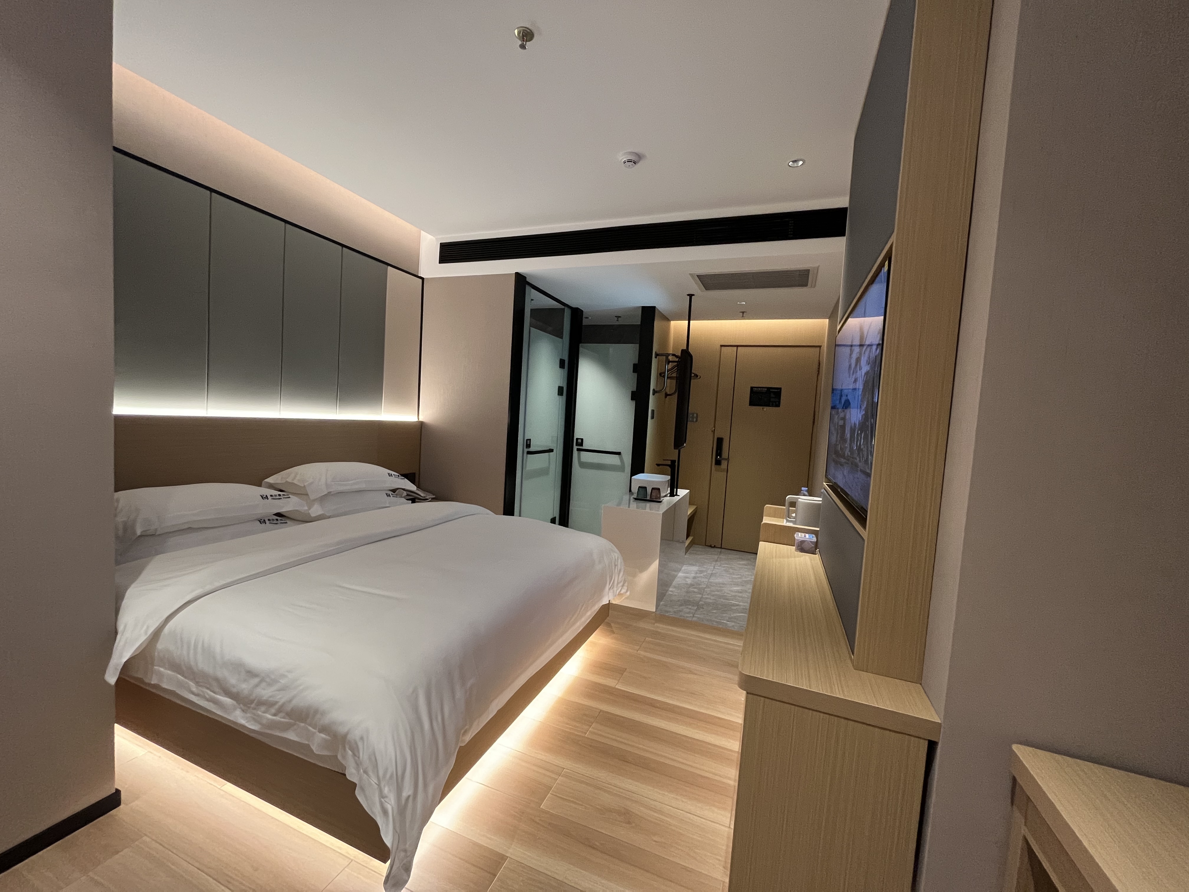 Hillman Hotel (Shenzhen Jinguanghua International Trade Subway Station ...