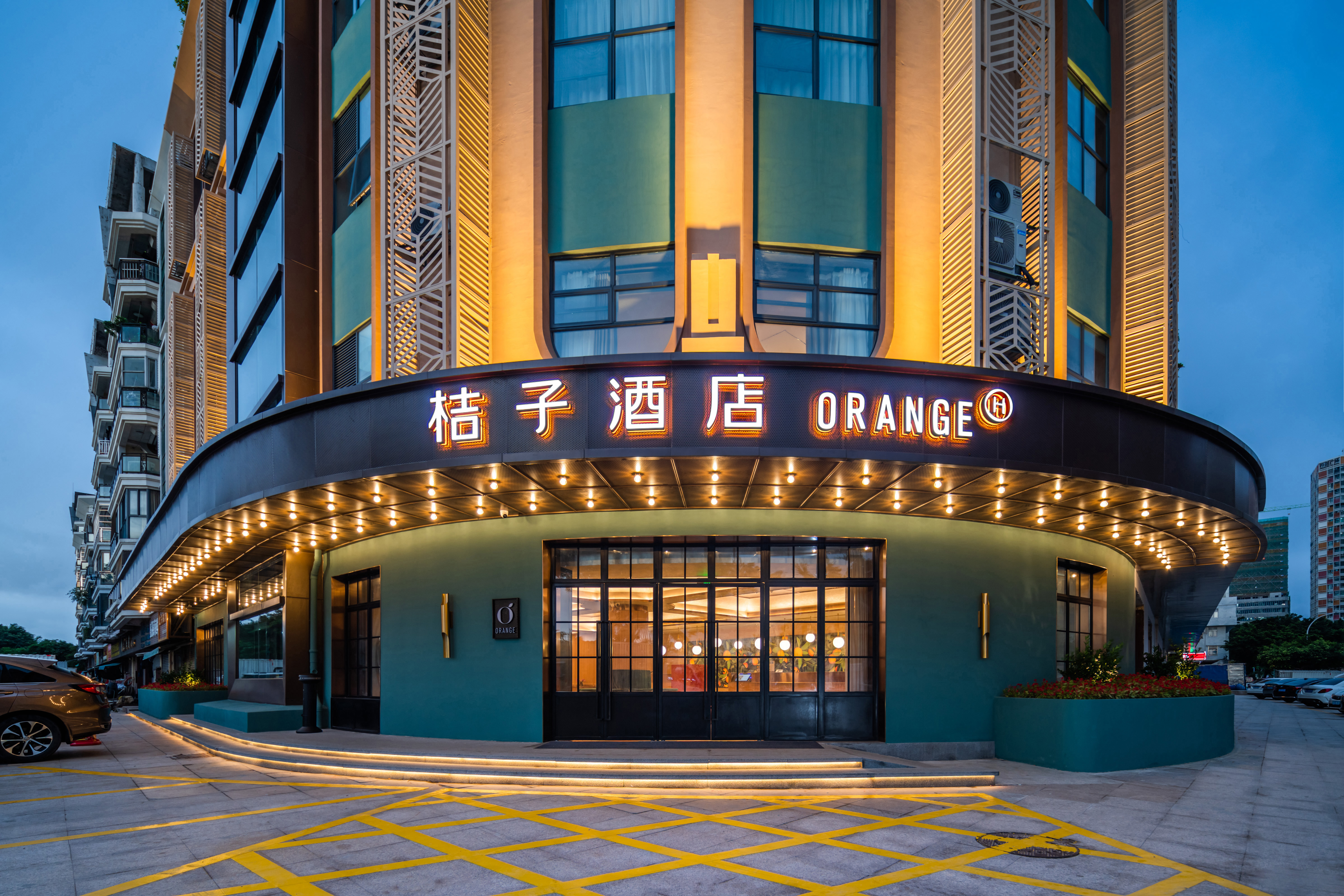 Orange Zhuhai Lovers Middle Road Riyue Bei Seaview Hotel in Zhuhai City ...