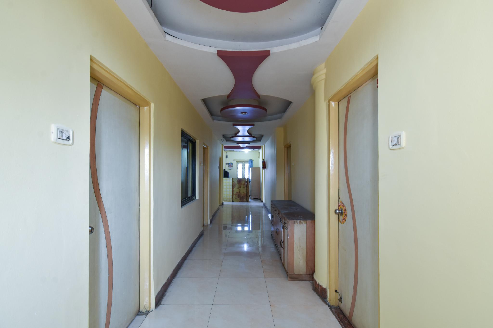 SPOT ON 65623 Hotel Yashoda Lodge in Solapur | 2025 Updated prices ...