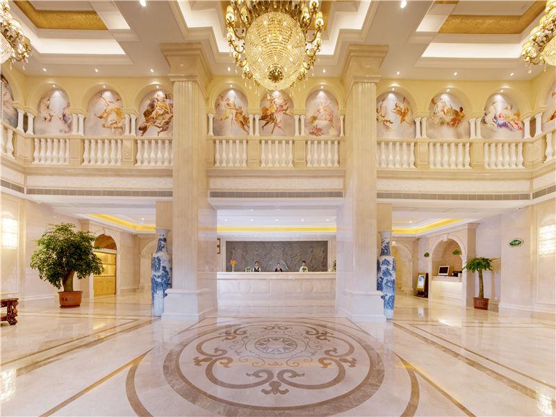 Vienna International Hotel Shenzhen Buji Dafen in Shenzhen City | 2023 Updated prices, deals ...