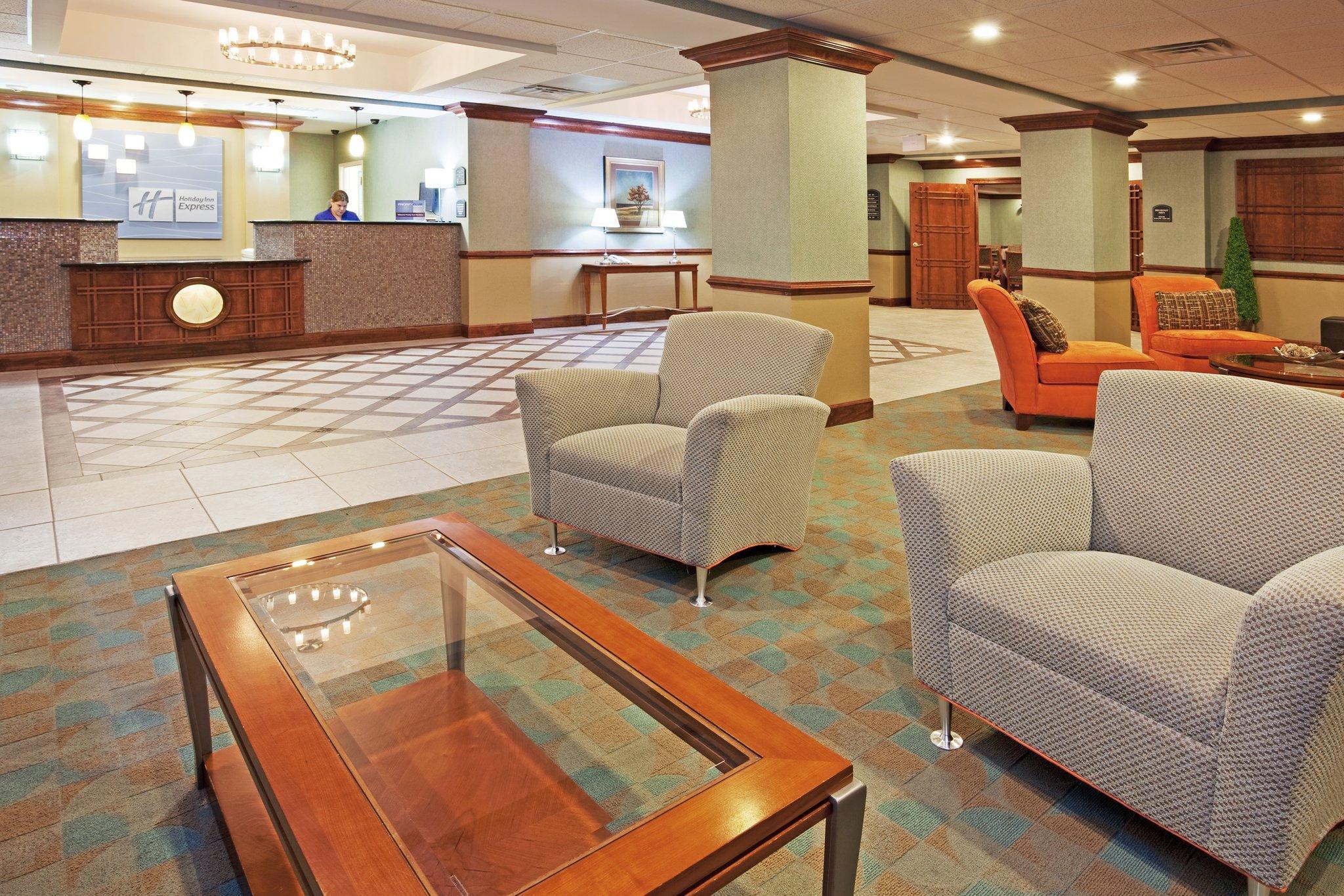 Hol. Inn Exp. Petersburg - Fort Lee in | 2024 Updated prices, deals ...