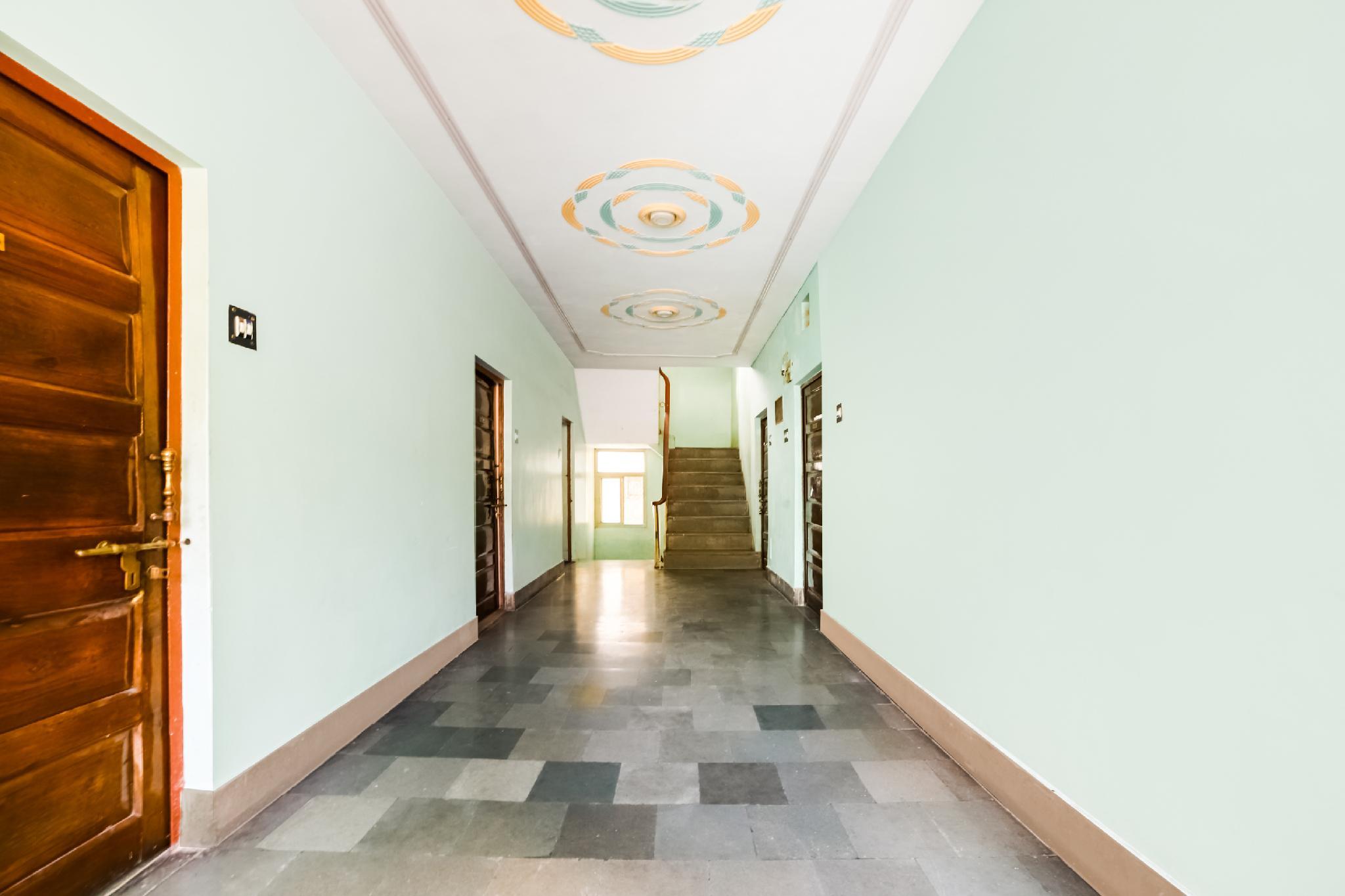 SPOT ON 46416 Hotel Sandeep in Varanasi | 2023 Updated prices, deals ...