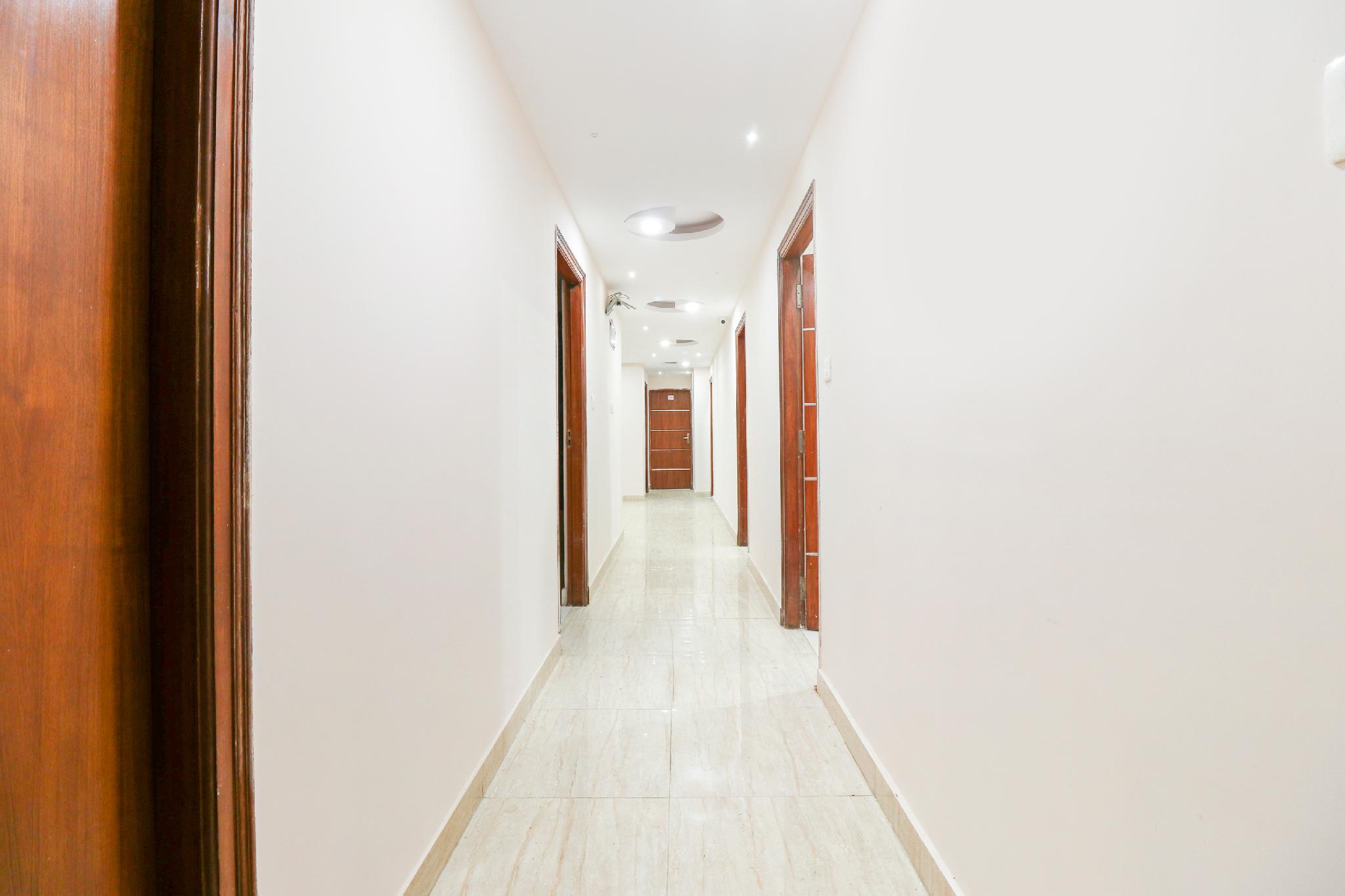 Capital O 69058 Emerald Hotel in Bangalore Urban | 2024 Updated prices ...