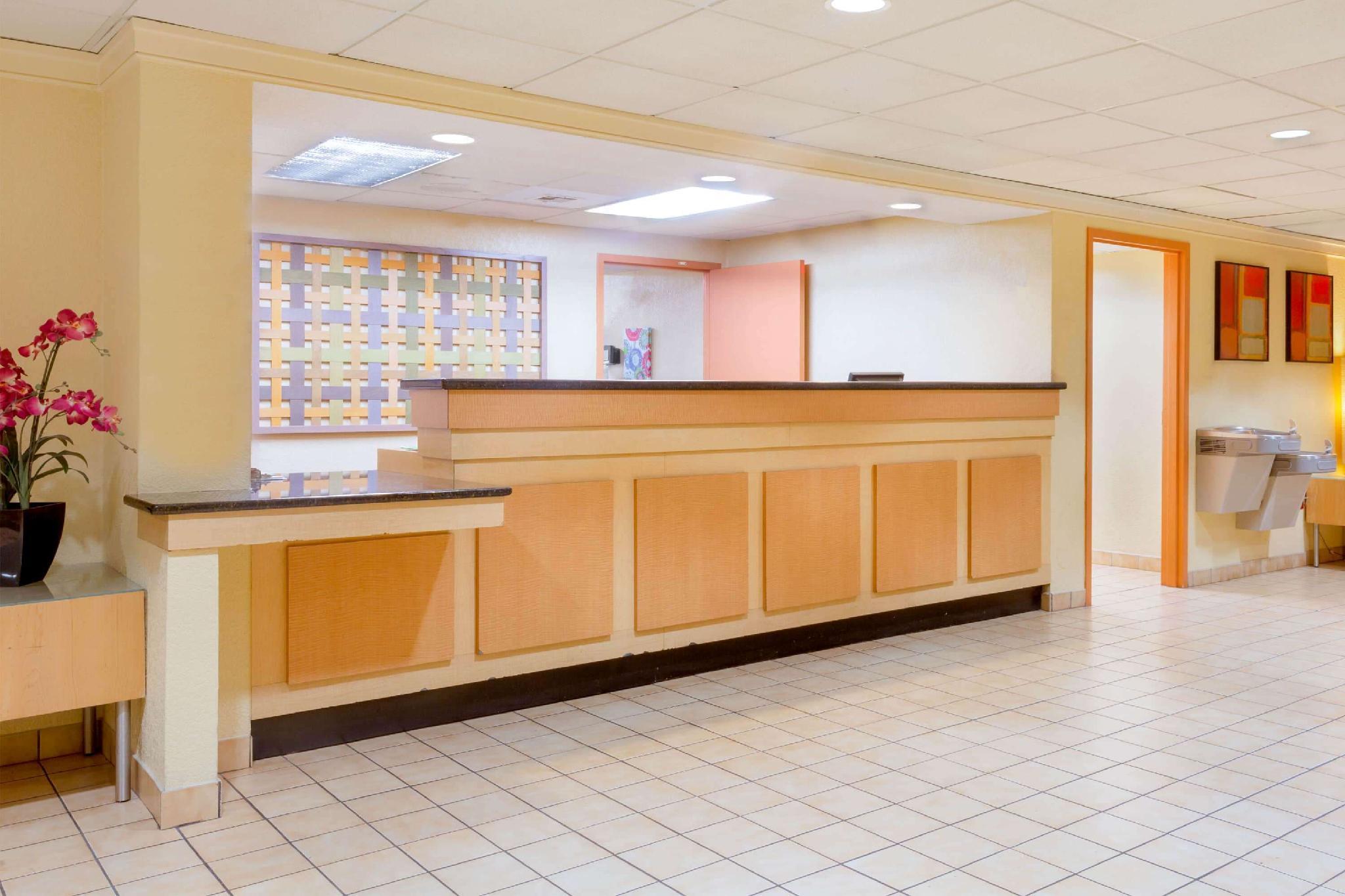 CLT Airport Inn & Suites in Charlotte | 2025 Updated prices, deals ...