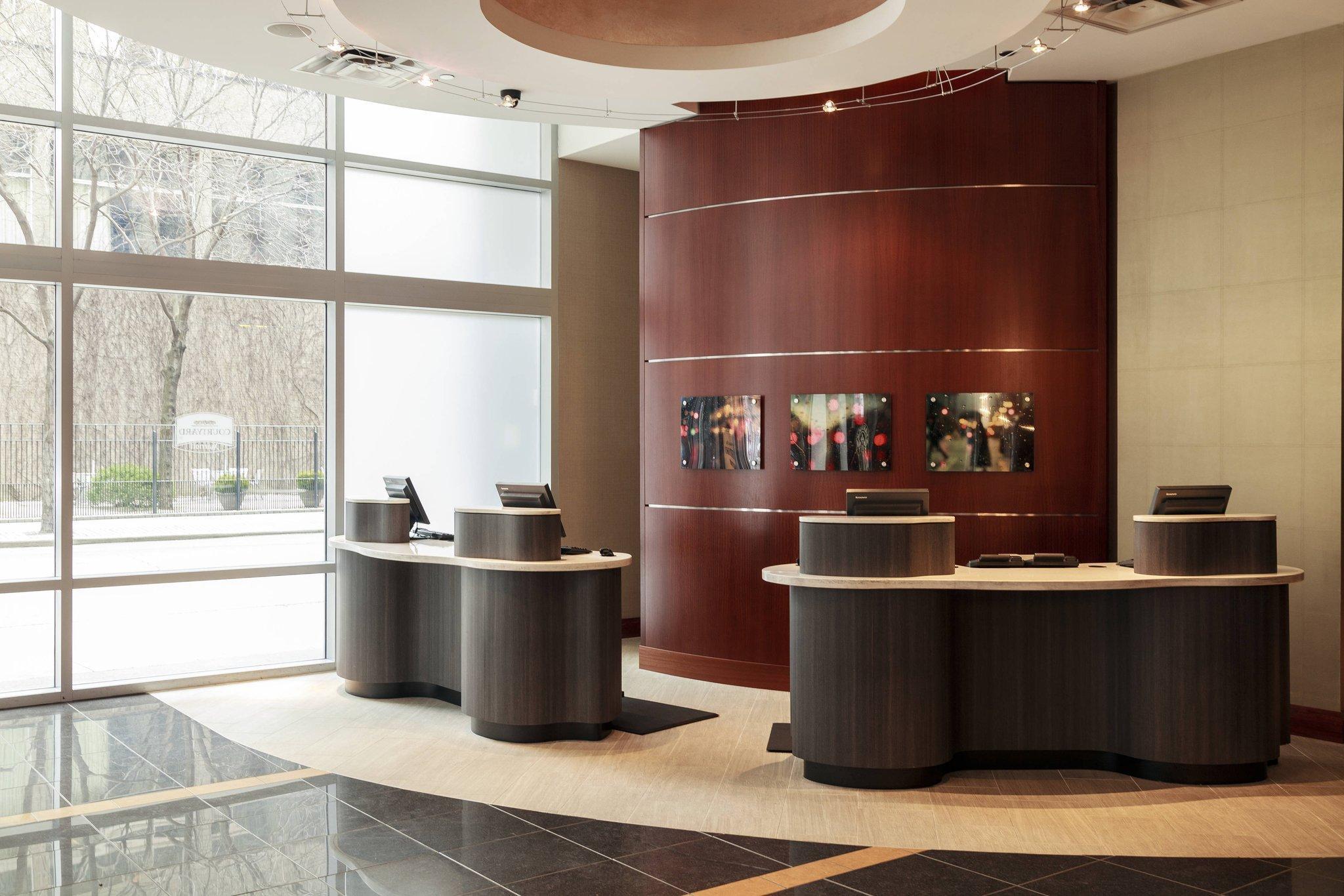 Courtyard Chicago Downtown/Magnificent Mile in Chicago | 2024 Updated ...