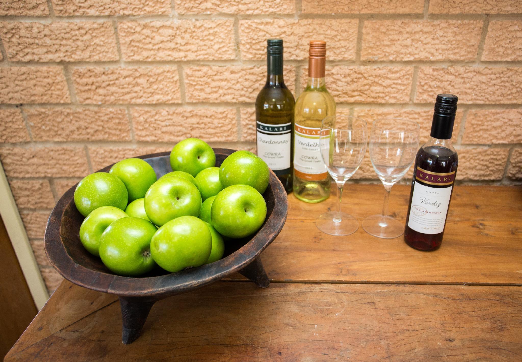 Golden Chain Aalana Motor Inn in Cowra | 2024 Updated prices, deals ...