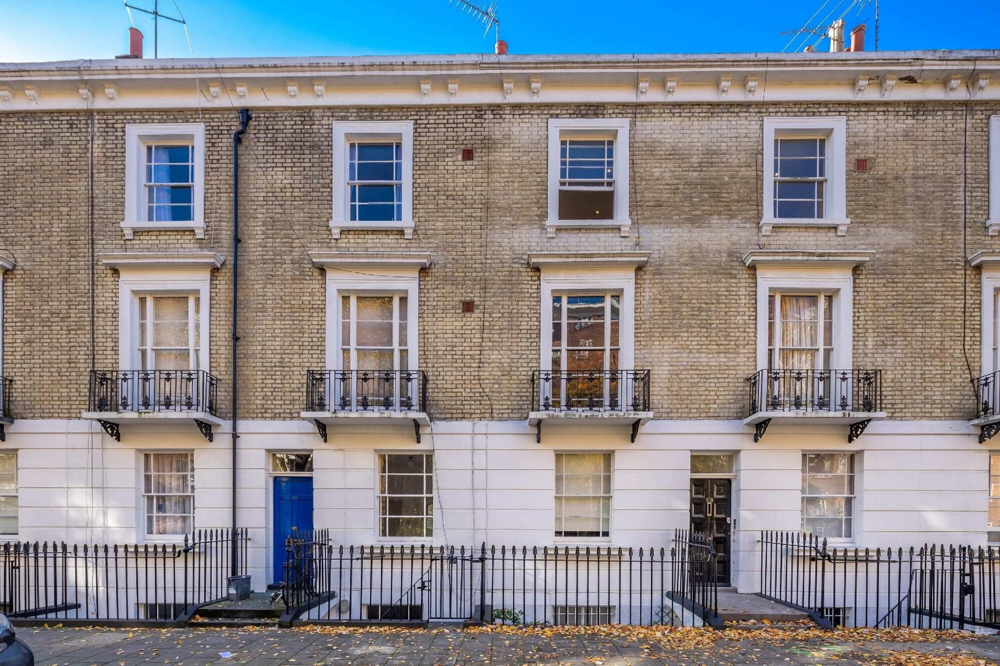 Chic and Modern 2-Bed Flat with Patio in Pimlico, Central London in ...