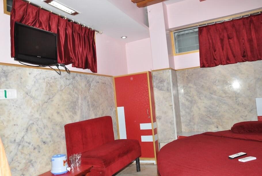 OYO Flagship 89600 Hotel Ravi Palace in Rajkot | 2025 Updated prices ...