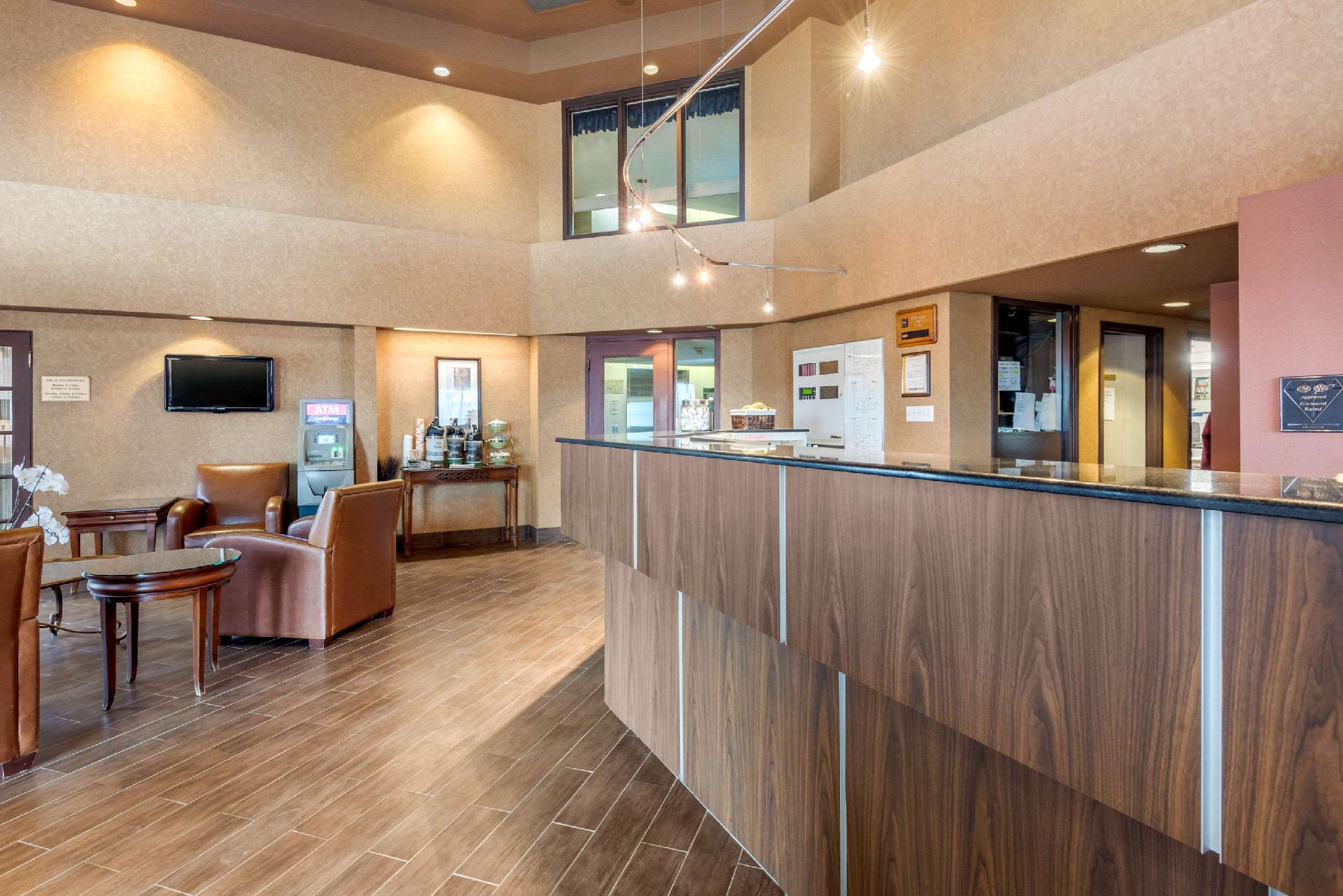 Quality Suites Hotel Whitby in Kingston | 2023 Updated prices, deals ...