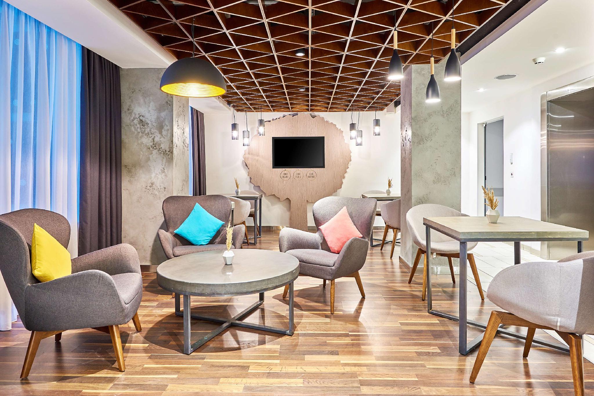Park Inn by Radisson Kyiv Troyitska in Pecherskyi district | 2023 ...