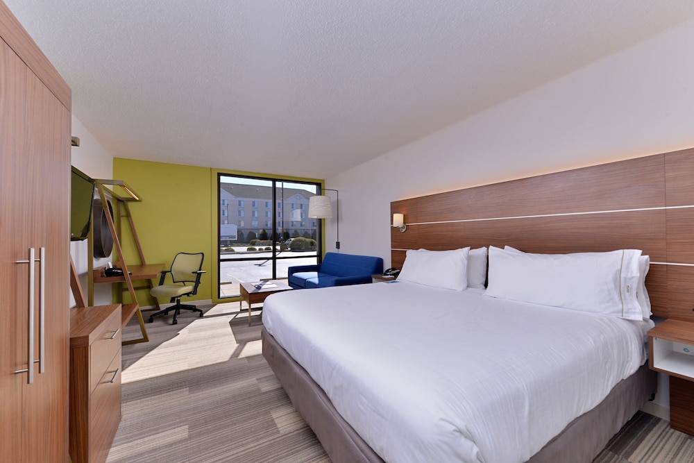 Holiday Inn Express Springfield by IHG in | 2025 Updated prices, deals ...